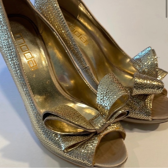 Moda | Shoes | Moda Glitter Heels | Poshmark